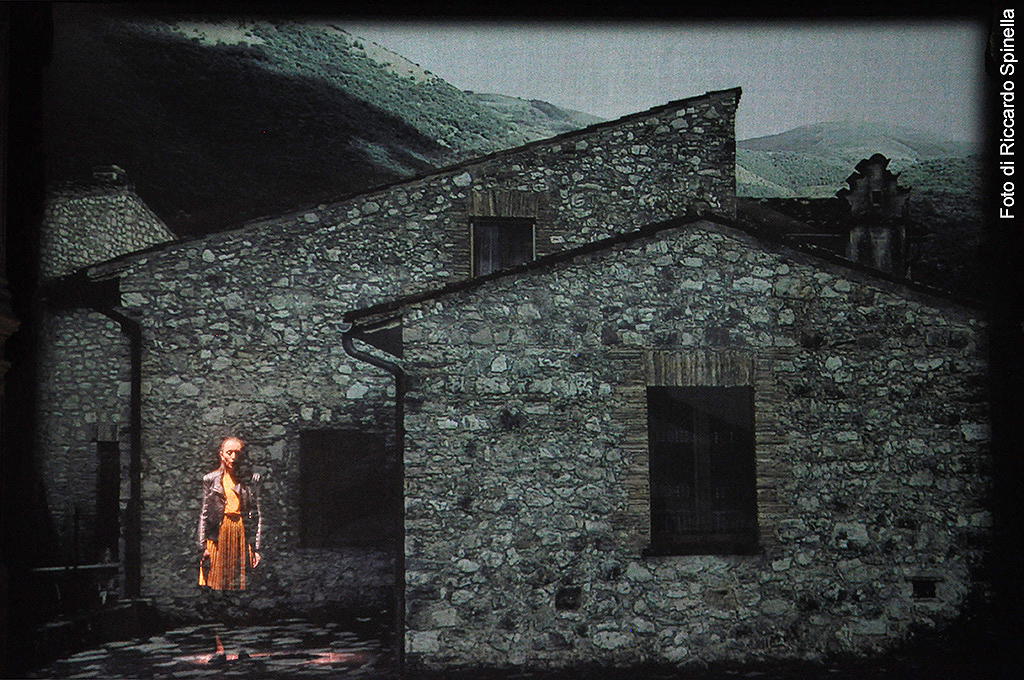 Lontano da qui, per esorcizzare il terremoto | Il Giornale della Musica