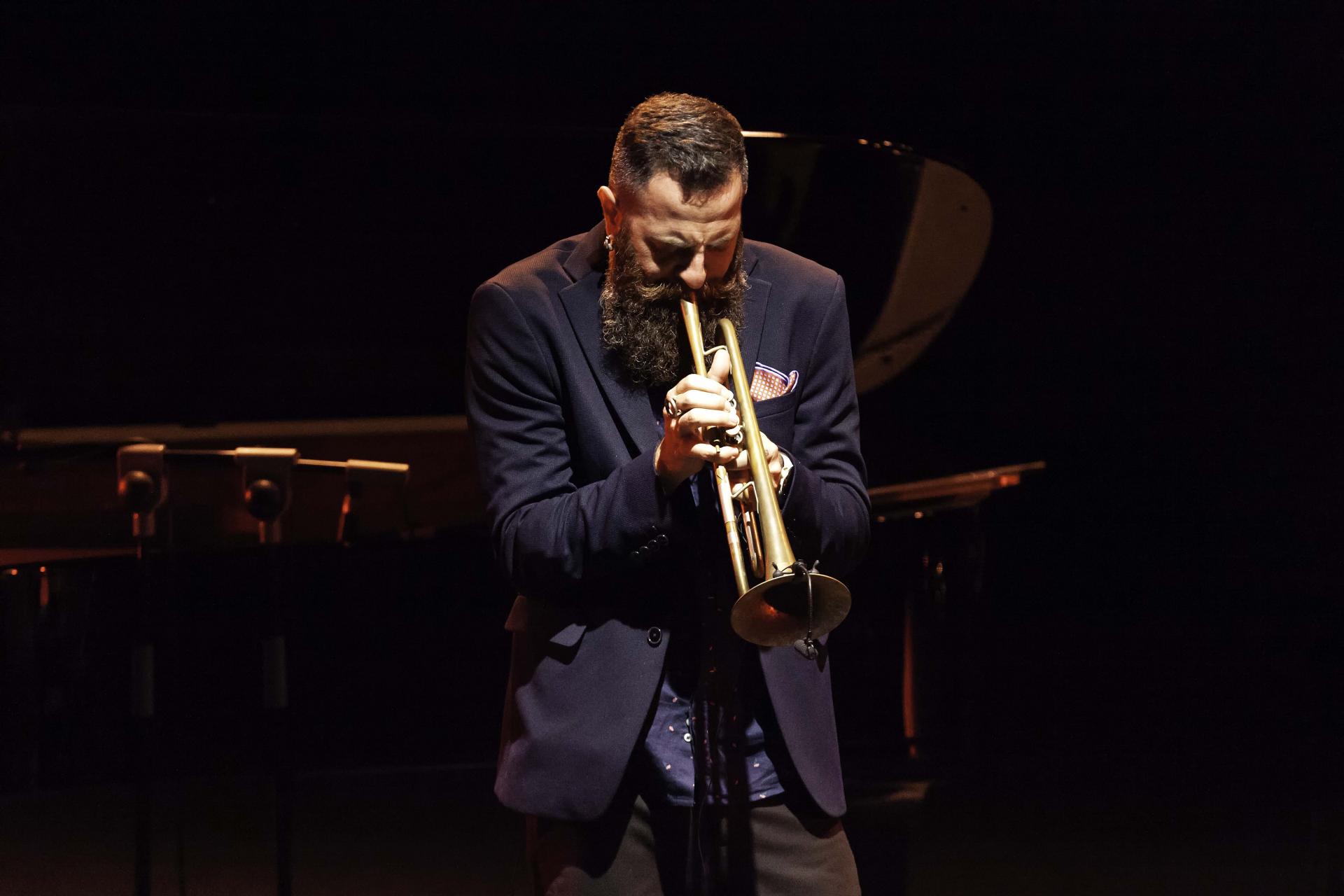 Avishai Cohen, sulle orme di Davis | Il Giornale della Musica