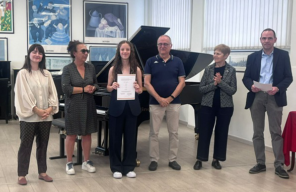 Lara Di Muro, pianista dodicenne, seconda alle preselezioni del ...